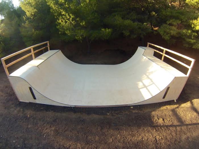 Custom Halfpipe in Malibu Canyon – OC Ramps